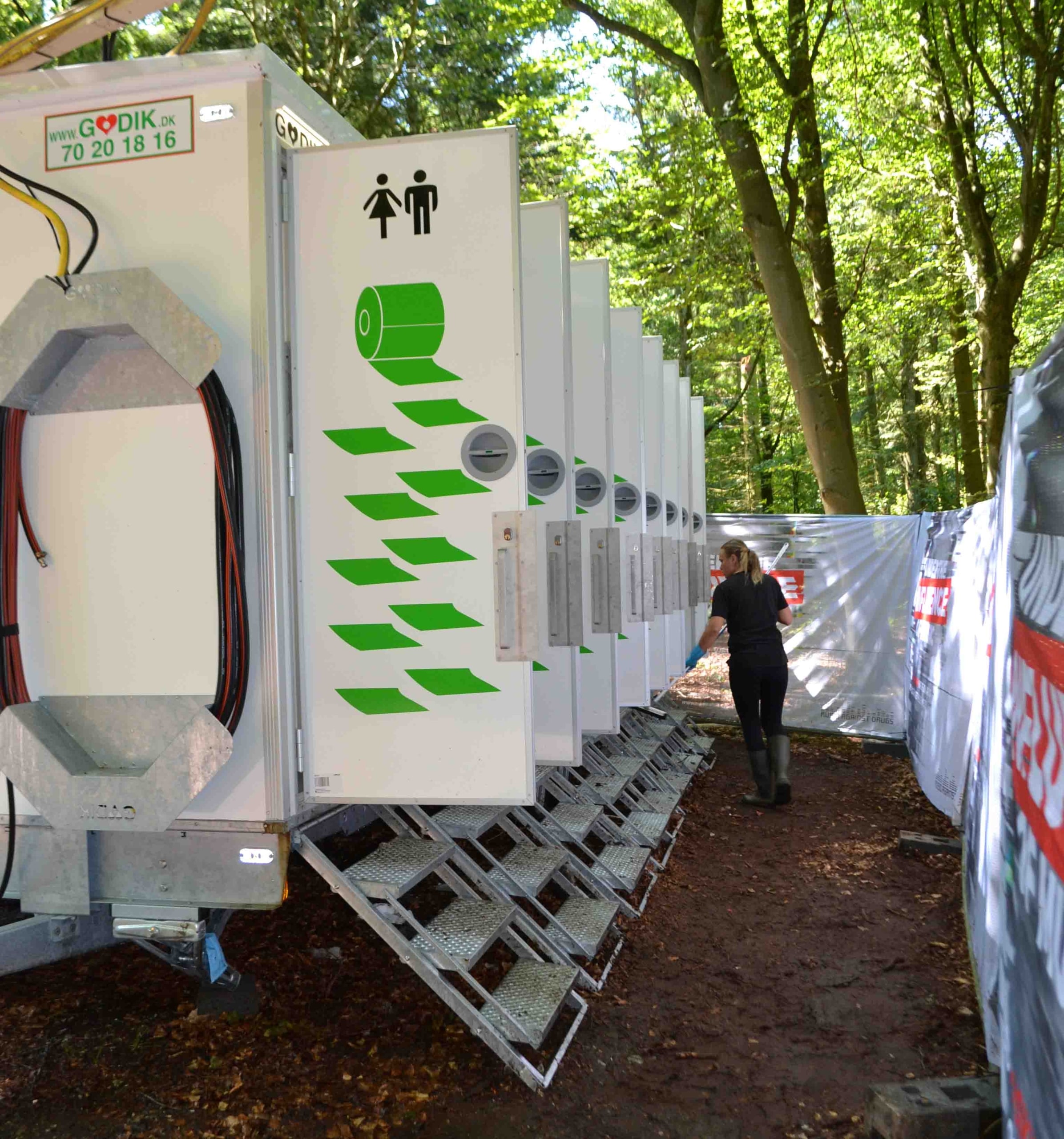 Service employee | Service and cleaning | See here - Godik.dk